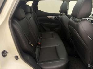 White Nissan Qashqai 2020 in Vilnius, with an engine capacity of 1.33 L and mileage of 146 thousand km for 14990 €, photo 14 on AUTOMOTO.COM.LV