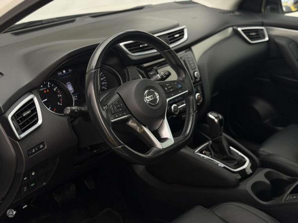 White Nissan Qashqai 2020 in Vilnius, with an engine capacity of 1.33 L and mileage of 146 thousand km for 14990 €, photo 9 on AUTOMOTO.COM.LV