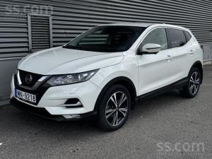 White Nissan Qashqai 2020 in Riga, with an engine capacity of 1.50 L and mileage of 89 thousand km for 14900 €, photo  on AUTOMOTO.COM.LV