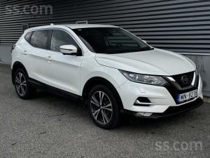 White Nissan Qashqai 2020 in Riga, with an engine capacity of 1.50 L and mileage of 89 thousand km for 14900 €, photo 8 on AUTOMOTO.COM.LV