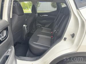White Nissan Qashqai 2020 in Riga, with an engine capacity of 1.50 L and mileage of 89 thousand km for 14900 €, photo 11 on AUTOMOTO.COM.LV