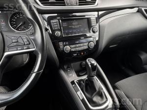 White Nissan Qashqai 2020 in Riga, with an engine capacity of 1.50 L and mileage of 89 thousand km for 14900 €, photo 18 on AUTOMOTO.COM.LV