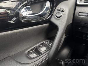 White Nissan Qashqai 2020 in Riga, with an engine capacity of 1.50 L and mileage of 89 thousand km for 14900 €, photo 27 on AUTOMOTO.COM.LV