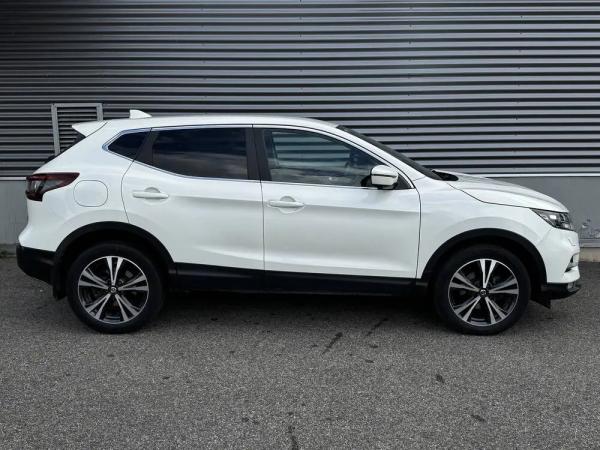 White Nissan Qashqai 2020 in Riga, with an engine capacity of 1.50 L and mileage of 89 thousand km for 14900 €, photo 6 on AUTOMOTO.COM.LV