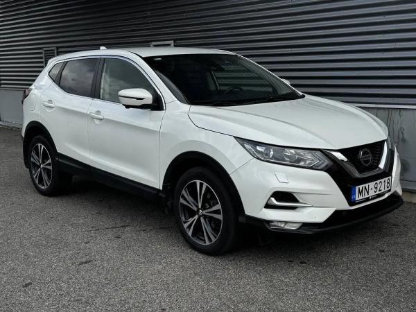 White Nissan Qashqai 2020 in Riga, with an engine capacity of 1.50 L and mileage of 89 thousand km for 14900 €, photo 7 on AUTOMOTO.COM.LV