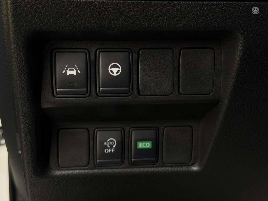 White Nissan Qashqai 2020 in Vilnius, with an engine capacity of 1.33 L and mileage of 146 thousand km for 14950 €, photo 21 on AUTOMOTO.COM.LV