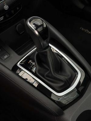 White Nissan Qashqai 2020 in Vilnius, with an engine capacity of 1.33 L and mileage of 146 thousand km for 14950 €, photo 23 on AUTOMOTO.COM.LV