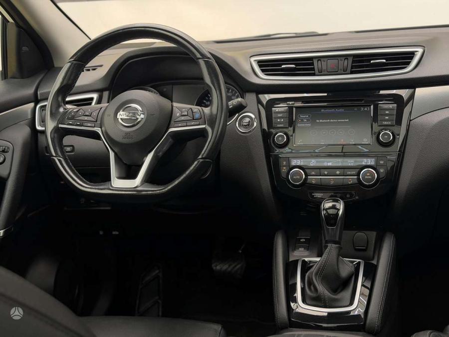 White Nissan Qashqai 2020 in Vilnius, with an engine capacity of 1.33 L and mileage of 146 thousand km for 13950 €, photo 17 on AUTOMOTO.COM.LV