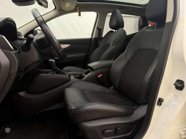 White Nissan Qashqai 2020 in Vilnius, with an engine capacity of 1.33 L and mileage of 146 thousand km for 13950 €, photo 11 on AUTOMOTO.COM.LV