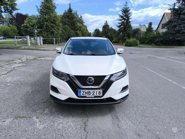White Nissan Qashqai 2020 in Kaunas, with an engine capacity of 1.46 L and mileage of 219 thousand km for 10650 €, photo 3 on AUTOMOTO.COM.LV
