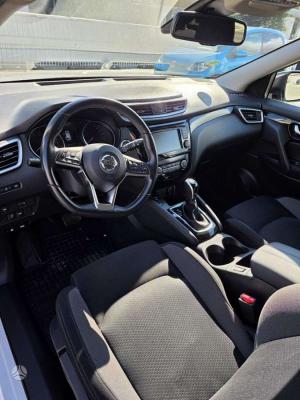 White Nissan Qashqai 2020 in Vilnius, with an engine capacity of 1.33 L and mileage of 72 thousand km for 15250 €, photo 6 on AUTOMOTO.COM.LV