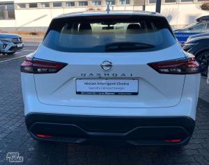White Nissan Qashqai 2021 in Kaunas, with an engine capacity of 1.30 L and mileage of 28 thousand km for 22287 €, photo 5 on AUTOMOTO.COM.LV