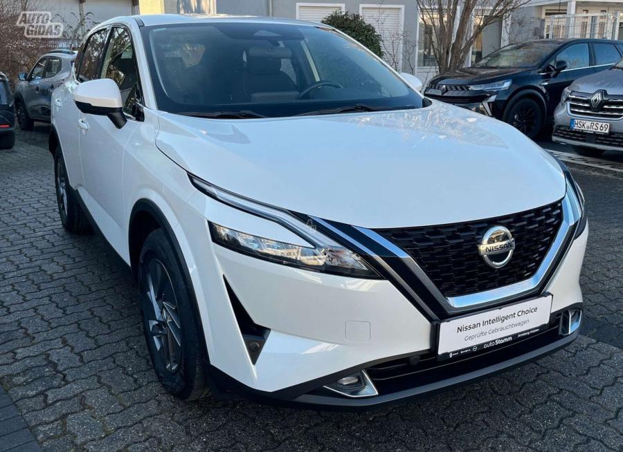 White Nissan Qashqai 2021 in Kaunas, with an engine capacity of 1.30 L and mileage of 28 thousand km for 22287 €, photo 8 on AUTOMOTO.COM.LV