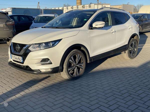 White Nissan Qashqai 2021 in Taurage, with an engine capacity of 1.46 L and mileage of 171 thousand km for 11500 €, photo 1 on AUTOMOTO.COM.LV