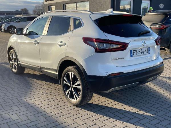 White Nissan Qashqai 2021 in Taurage, with an engine capacity of 1.46 L and mileage of 171 thousand km for 11500 €, photo 4 on AUTOMOTO.COM.LV