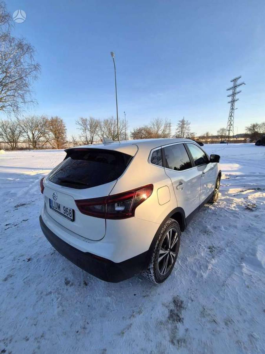 White Nissan Qashqai 2021 in Kaunas, with an engine capacity of 1.33 L and mileage of 92 thousand km for 17800 €, photo 6 on AUTOMOTO.COM.LV