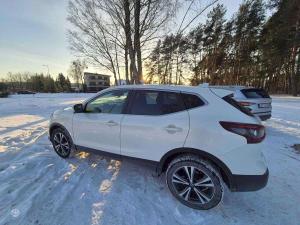 White Nissan Qashqai 2021 in Kaunas, with an engine capacity of 1.33 L and mileage of 92 thousand km for 17800 €, photo 7 on AUTOMOTO.COM.LV
