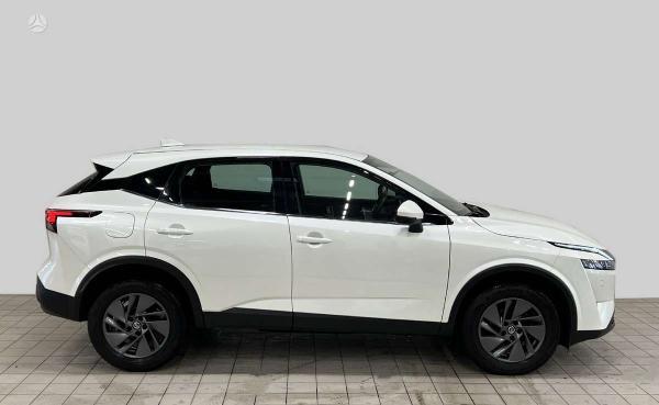 White Nissan Qashqai 2021 in Kaunas, with an engine capacity of 1.33 L and mileage of 54 thousand km for 18800 €, photo 3 on AUTOMOTO.COM.LV