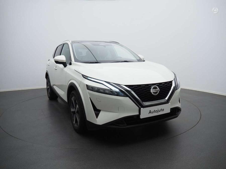 White Nissan Qashqai 2021 in Vilnius, with an engine capacity of 1.33 L and mileage of 70 thousand km for 20000 €, photo 3 on AUTOMOTO.COM.LV