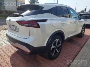 Balts Nissan Qashqai 2021 Daugavpils, ar dzinēja tilpumu 1.30 L un nobraukumu 60 tūkst. km par 20700 €, foto 5 vietnē AUTOMOTO.COM.LV