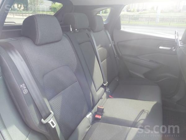 White Nissan Qashqai 2021 in Daugavpils, with an engine capacity of 1.30 L and mileage of 60 thousand km for 20700 €, photo 9 on AUTOMOTO.COM.LV