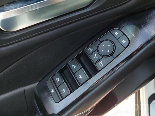 White Nissan Qashqai 2021 in Daugavpils, with an engine capacity of 1.30 L and mileage of 60 thousand km for 20700 €, photo 10 on AUTOMOTO.COM.LV