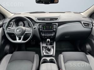 White Nissan Qashqai 2021 in Riga, with an engine capacity of 1.30 L and mileage of 81 thousand km for 15900 €, photo 11 on AUTOMOTO.COM.LV
