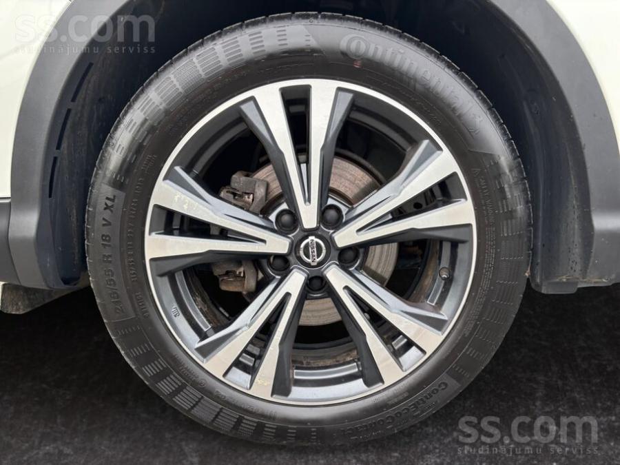 White Nissan Qashqai 2021 in Riga, with an engine capacity of 1.30 L and mileage of 81 thousand km for 15900 €, photo 15 on AUTOMOTO.COM.LV