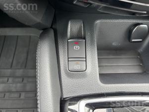 White Nissan Qashqai 2021 in Riga, with an engine capacity of 1.30 L and mileage of 81 thousand km for 15900 €, photo 18 on AUTOMOTO.COM.LV