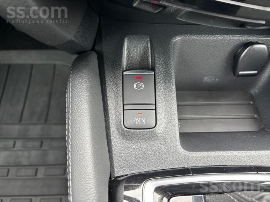 White Nissan Qashqai 2021 in Riga, with an engine capacity of 1.30 L and mileage of 81 thousand km for 15900 €, photo 18 on AUTOMOTO.COM.LV