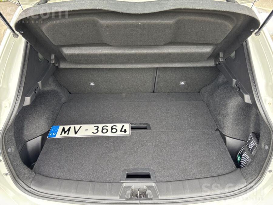 White Nissan Qashqai 2021 in Riga, with an engine capacity of 1.30 L and mileage of 81 thousand km for 15900 €, photo 23 on AUTOMOTO.COM.LV