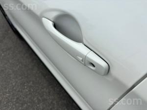 White Nissan Qashqai 2021 in Riga, with an engine capacity of 1.30 L and mileage of 81 thousand km for 15900 €, photo 25 on AUTOMOTO.COM.LV
