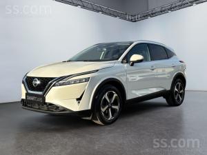 White Nissan Qashqai 2021 in Riga, with an engine capacity of 1.30 L and mileage of 66 thousand km for 19950 €, photo  on AUTOMOTO.COM.LV