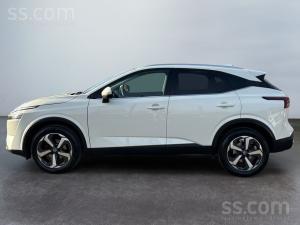 White Nissan Qashqai 2021 in Riga, with an engine capacity of 1.30 L and mileage of 66 thousand km for 19950 €, photo 3 on AUTOMOTO.COM.LV