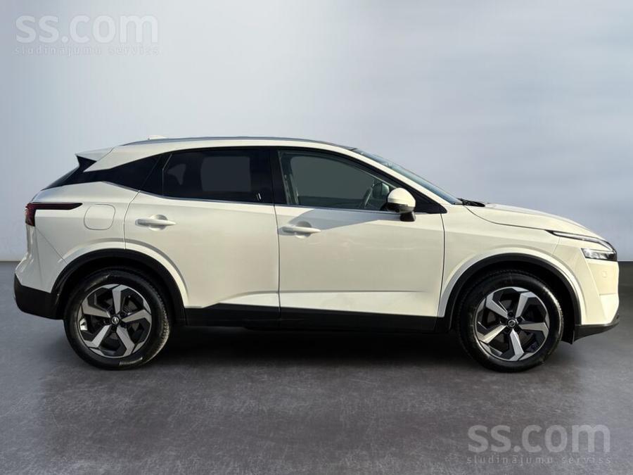 White Nissan Qashqai 2021 in Riga, with an engine capacity of 1.30 L and mileage of 66 thousand km for 19950 €, photo 7 on AUTOMOTO.COM.LV