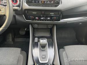 White Nissan Qashqai 2021 in Riga, with an engine capacity of 1.30 L and mileage of 66 thousand km for 19950 €, photo 12 on AUTOMOTO.COM.LV