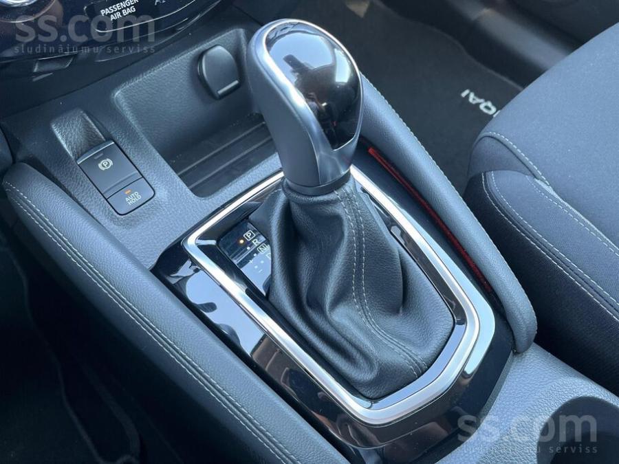 White Nissan Qashqai 2021 in Riga, with an engine capacity of 1.30 L and mileage of 56 thousand km for 18990 €, photo 16 on AUTOMOTO.COM.LV