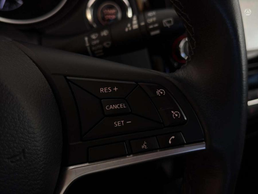 White Nissan Qashqai 2021 in Kaunas, with an engine capacity of 1.30 L and mileage of 88 thousand km for 16999 €, photo 21 on AUTOMOTO.COM.LV