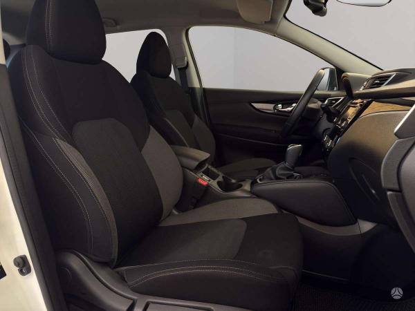 White Nissan Qashqai 2021 in Kaunas, with an engine capacity of 1.30 L and mileage of 88 thousand km for 16999 €, photo 8 on AUTOMOTO.COM.LV