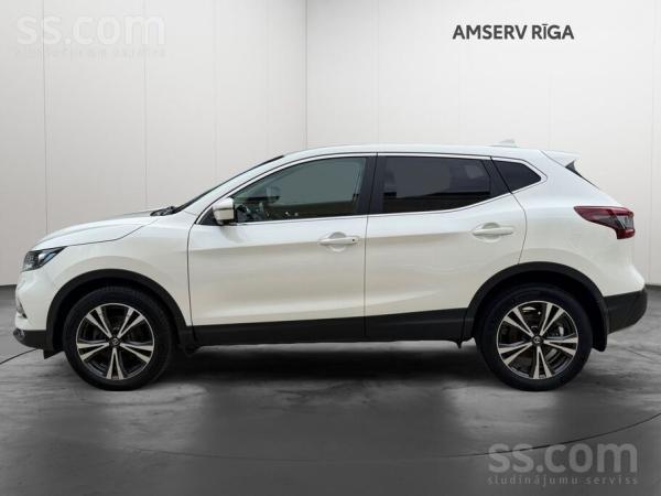 White Nissan Qashqai 2021 in Riga, with an engine capacity of 1.30 L and mileage of 90 thousand km for 15900 €, photo 4 on AUTOMOTO.COM.LV