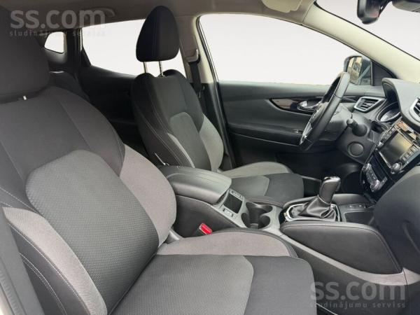 White Nissan Qashqai 2021 in Riga, with an engine capacity of 1.30 L and mileage of 90 thousand km for 15900 €, photo 7 on AUTOMOTO.COM.LV