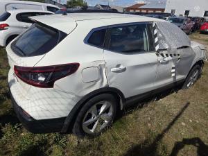 Balts Nissan Qashqai 2021 Tauragė, ar dzinēja tilpumu 1.33 L un nobraukumu 8 tūkst. km par 8300 €, foto 4 vietnē AUTOMOTO.COM.LV
