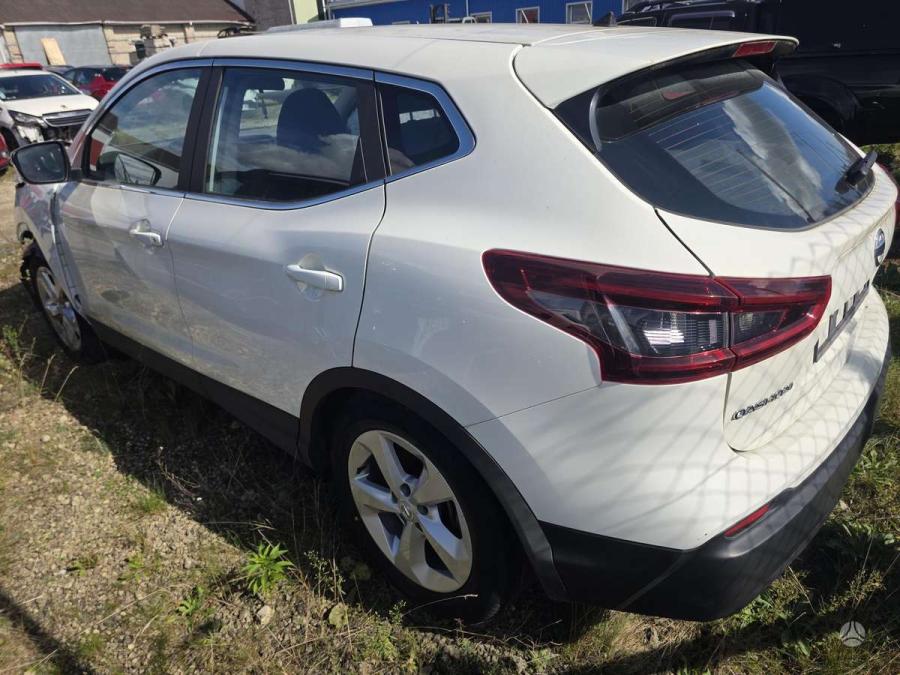 Balts Nissan Qashqai 2021 Tauragė, ar dzinēja tilpumu 1.33 L un nobraukumu 8 tūkst. km par 8300 €, foto 6 vietnē AUTOMOTO.COM.LV