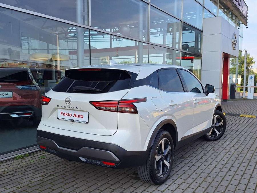 White Nissan Qashqai 2022 in Vilnius, with an engine capacity of 1.33 L and mileage of 73 thousand km for 20500 €, photo 4 on AUTOMOTO.COM.LV