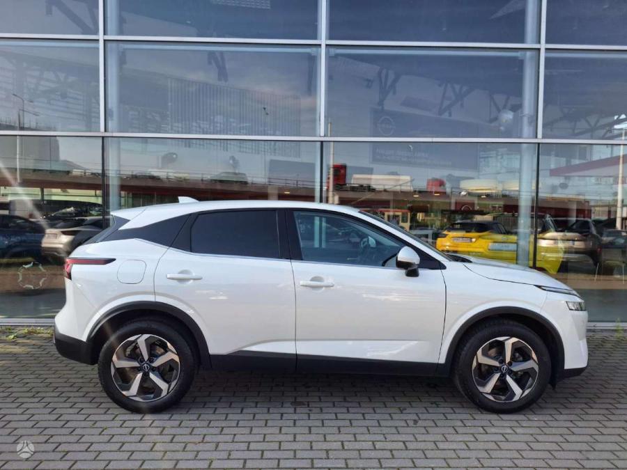 White Nissan Qashqai 2022 in Vilnius, with an engine capacity of 1.33 L and mileage of 73 thousand km for 20500 €, photo 6 on AUTOMOTO.COM.LV