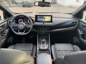 White Nissan Qashqai 2022 in Kaunas, with an engine capacity of 1.30 L and mileage of 20 thousand km for 31846 €, photo 9 on AUTOMOTO.COM.LV
