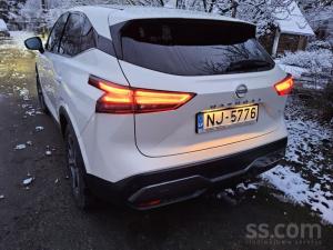 White Nissan Qashqai 2022 in Riga, with an engine capacity of 1.30 L and mileage of 38 thousand km for 28490 €, photo 4 on AUTOMOTO.COM.LV