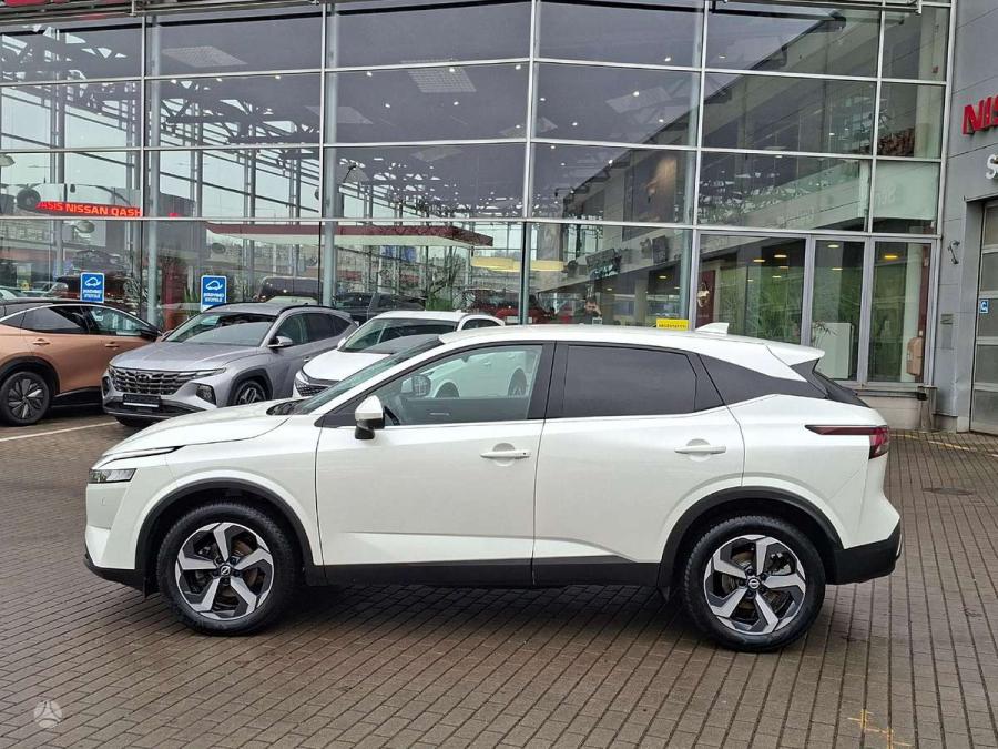 White Nissan Qashqai 2022 in Vilnius, with an engine capacity of 1.33 L and mileage of 91 thousand km for 20900 €, photo 2 on AUTOMOTO.COM.LV