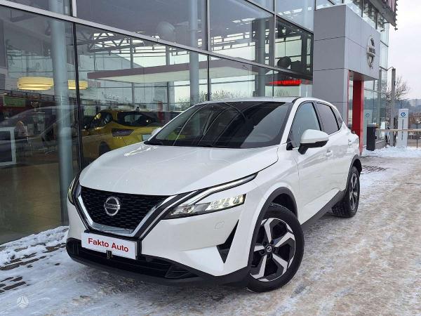 White Nissan Qashqai 2022 in Vilnius, with an engine capacity of 1.33 L and mileage of 61 thousand km for 20400 €, photo 1 on AUTOMOTO.COM.LV
