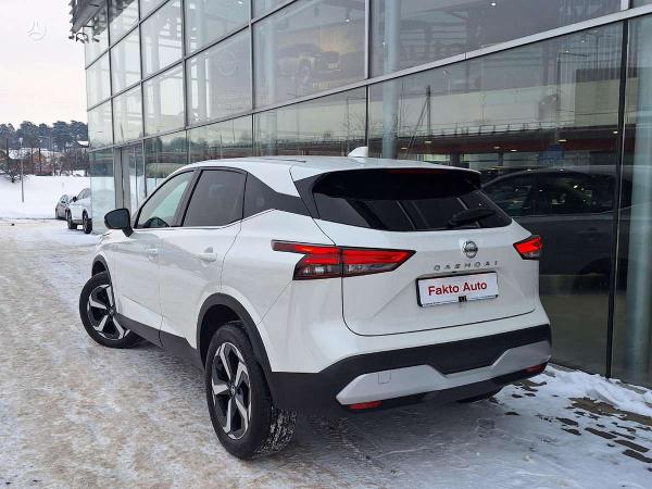 White Nissan Qashqai 2022 in Vilnius, with an engine capacity of 1.33 L and mileage of 61 thousand km for 20400 €, photo 2 on AUTOMOTO.COM.LV